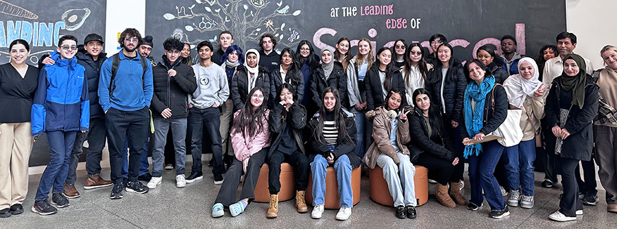 High schoolers demonstrate brainy knowledge | DailyNews